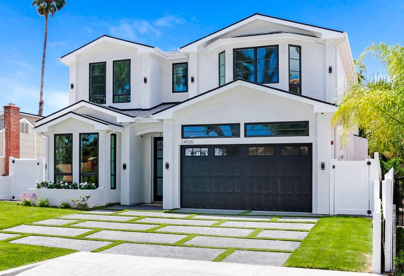 CASTILLO CONSTRUCTION GROUP – design. build. dream.